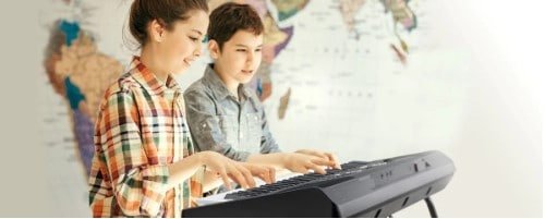 30 Best Gifts For Piano & Keyboard Players In 2025 (+3 To Avoid)